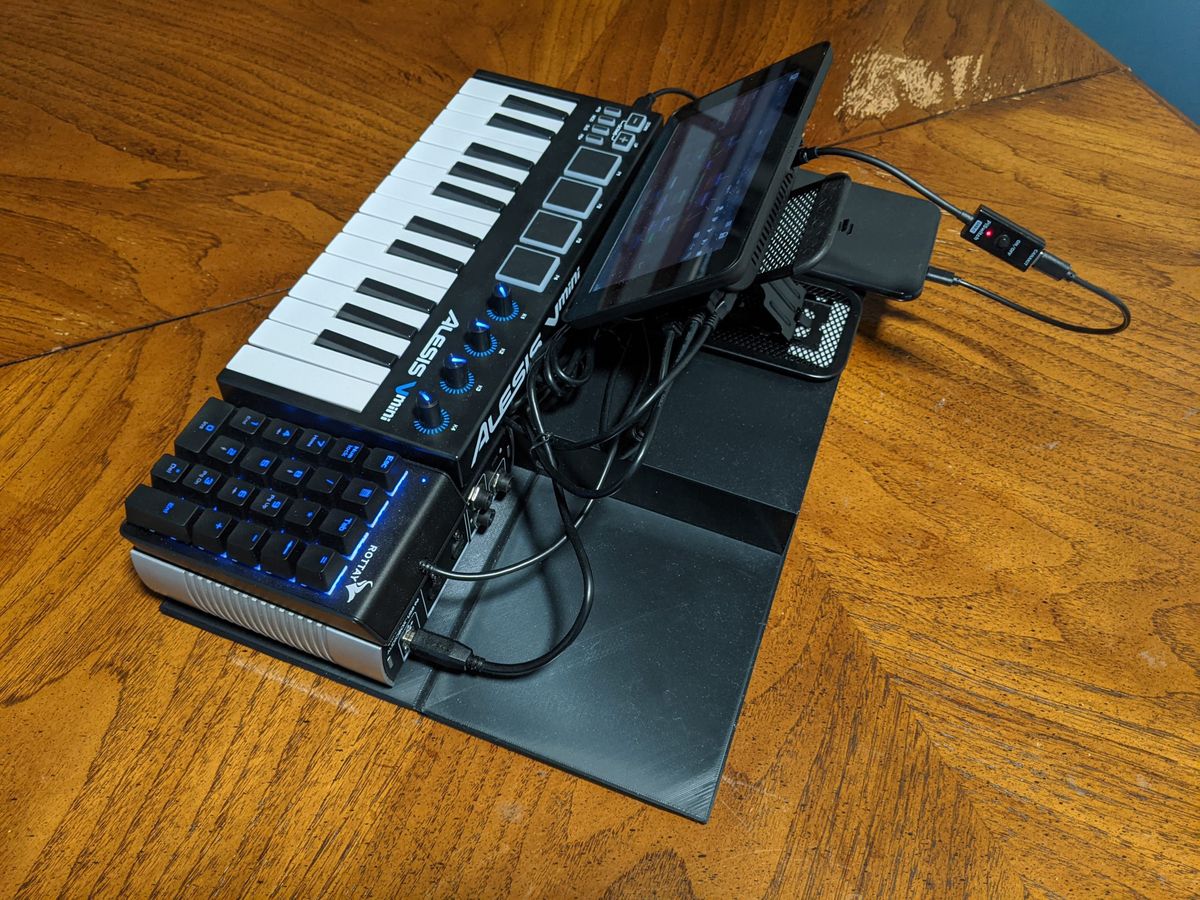 This Musical Raspberry Pi Cyberdeck Plays at Live Concerts | Tom's Hardware