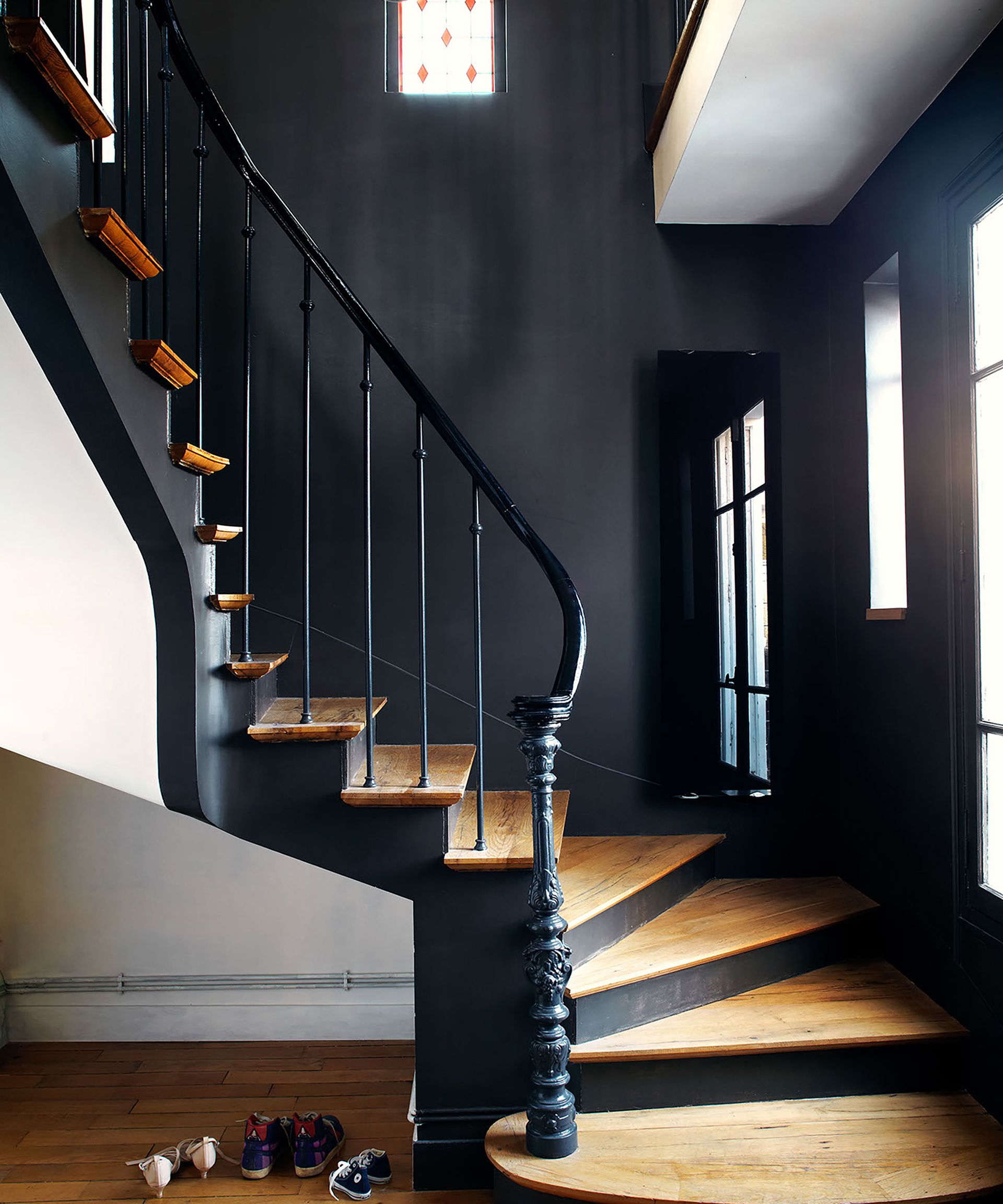 Stair railing ideas – 21 balustrade designs to hold onto | Real Homes
