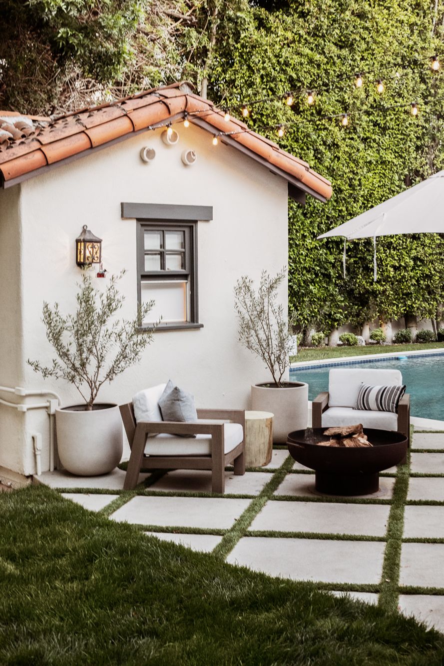 How to hide pool equipment: 6 tips for a sleek poolside | Homes and Gardens