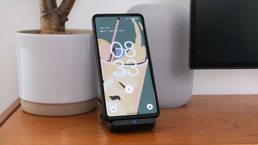 Anker 313 Wireless Charging Stand review | Digital Camera World