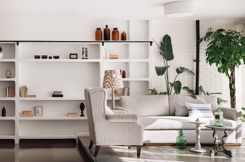 10 living rooms where open shelving is the hero | Livingetc