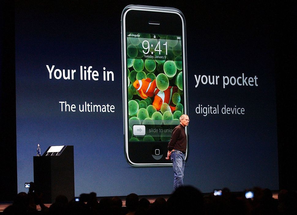 The sentimental reason it's always 9:41 in Apple ads | Creative Bloq