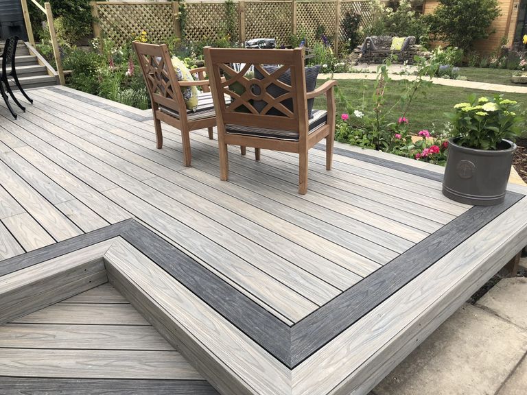 Deck planting ideas – using beds, planters and living walls | Homes and ...