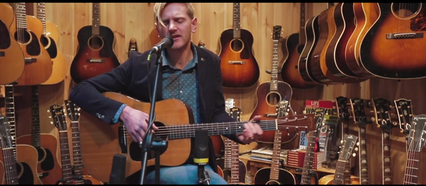 Video: Dan Clews Performs "Same Old Roots" on a 1943 Martin D-18 ...