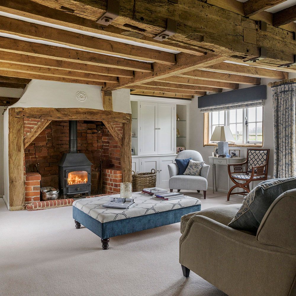 Feast your eyes upon this smart 17th century country cottage in ...