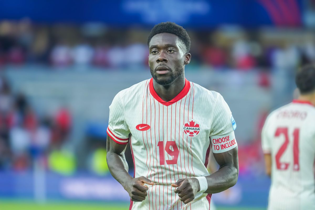 Manchester United targeting superstar left-back as first Ruben Amorim buy: report | FourFourTwo