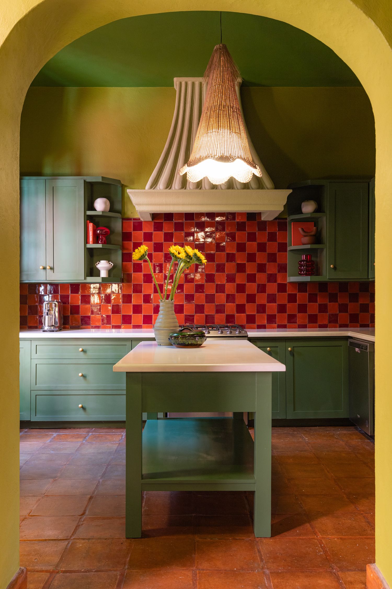 6 Obscure Colors to Paint a Room for a Space That Stands Out | Livingetc