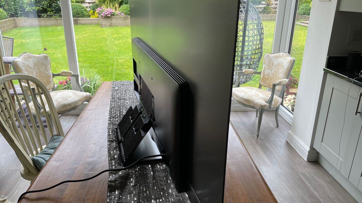 Samsung S95B review: top TV performance from next-gen QD OLED tech ...