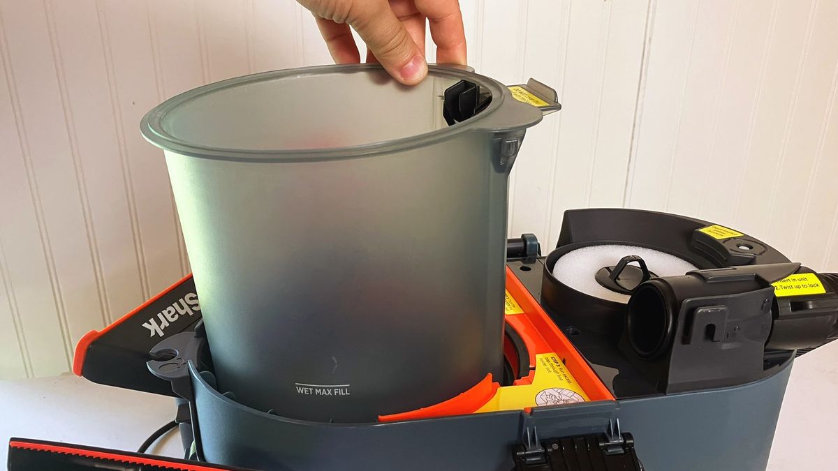 Shark MessMaster Wet/Dry Vacuum review | Top Ten Reviews