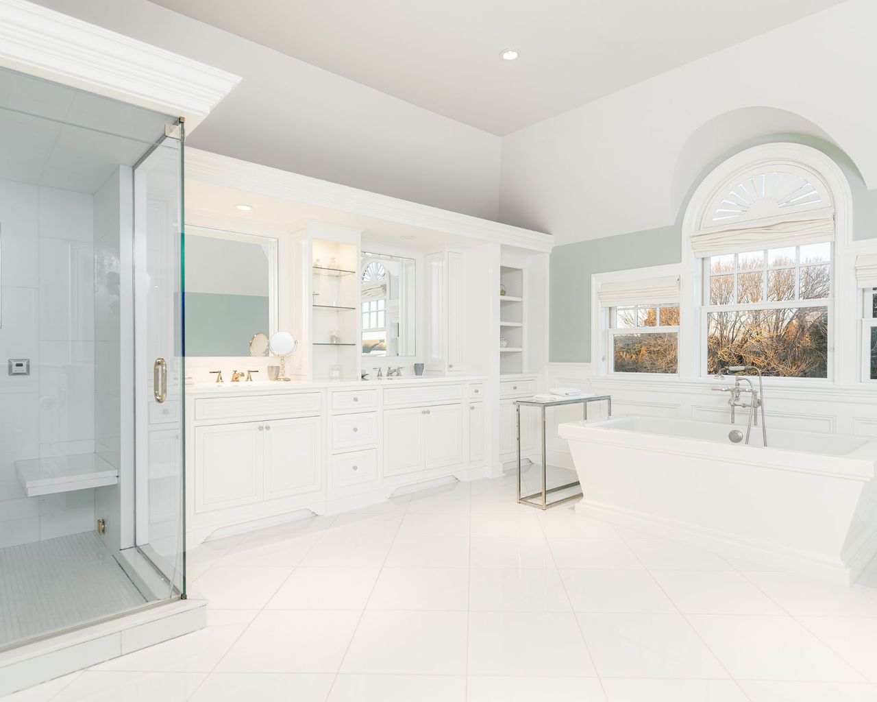 Kathy Hilton's Hamptons mansion celebrates coastal style | Homes and ...