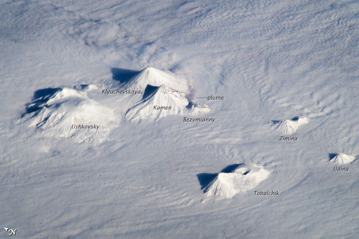 Astronauts Get Stunning View of Active Russian Volcanoes | Space