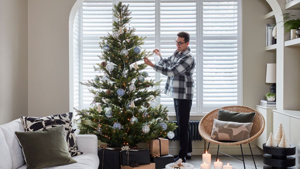 Real homes: 9 ways to create a Christmas party house that oozes style ...