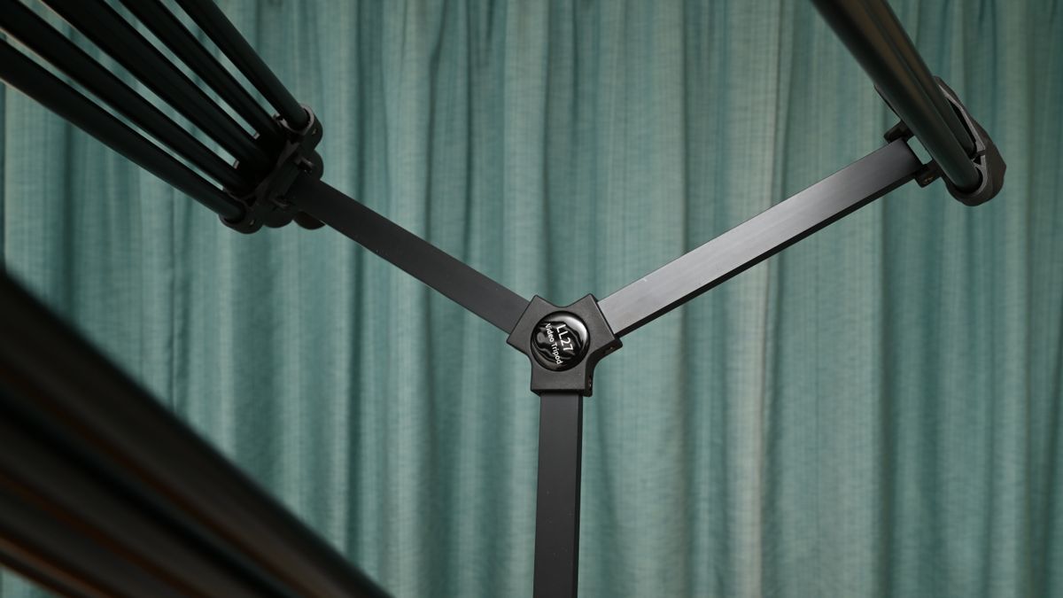 Neewer LL27 video tripod with fluid head review: a mostly sturdy, quick ...