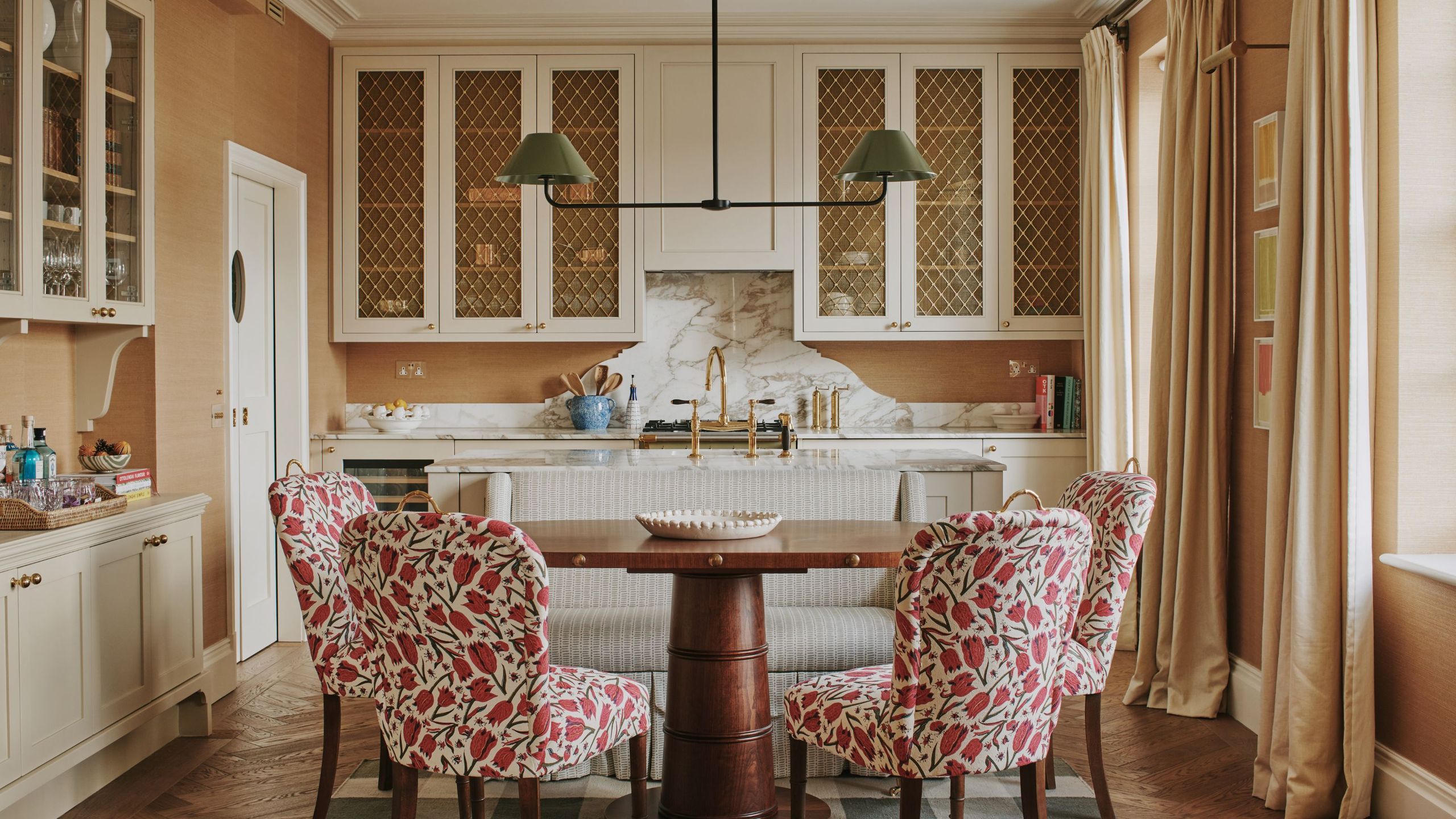 Should You Put a Sofa in the Kitchen? Only In These Fabrics | Livingetc