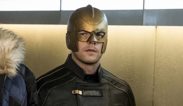 New Arrow-verse Crossover Pics Show First Look At The Ray, Dark Flash ...
