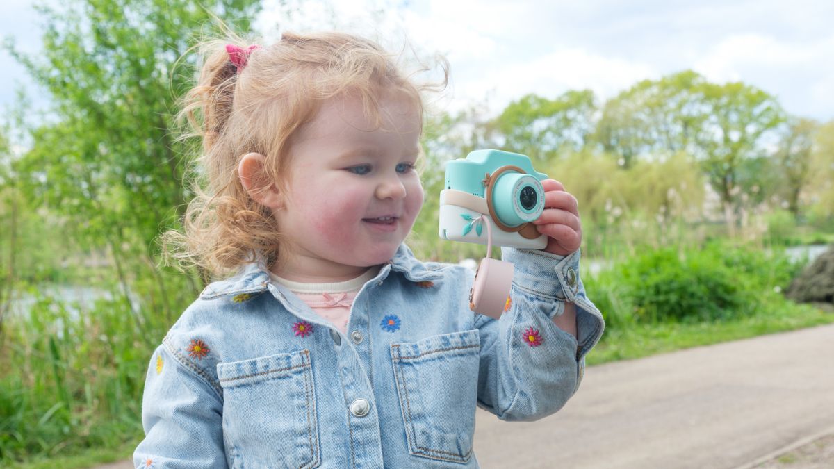 Kidamento Model K review: A small kids' camera that is full of ...