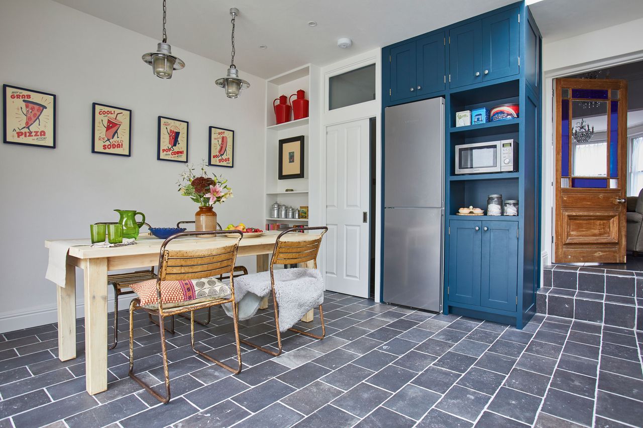 Painting tiles: expert DIY advice on how to paint tiles | Real Homes