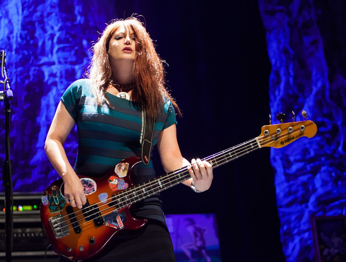 Abby Travis Bassist With Beck Bangles Go Gos And Spinal Tap Guitar 8937