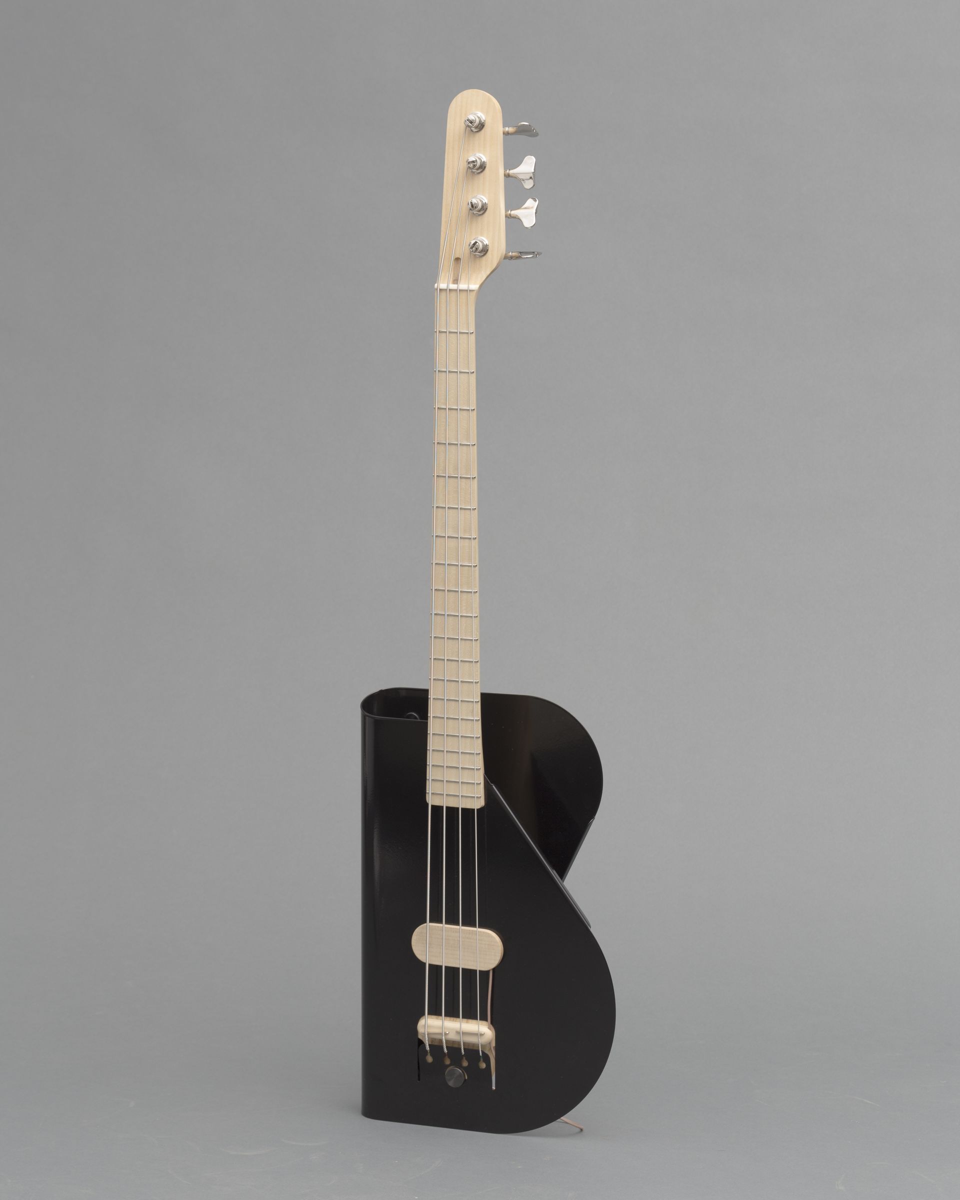 Cosmo is a cutting-edge guitar by Verso Musical Instruments | Wallpaper