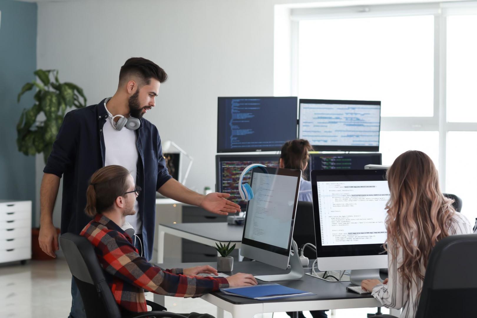 Immer Mehr Besch ftigte M ssen Inzwischen IT Aufgaben Bei Der Arbeit