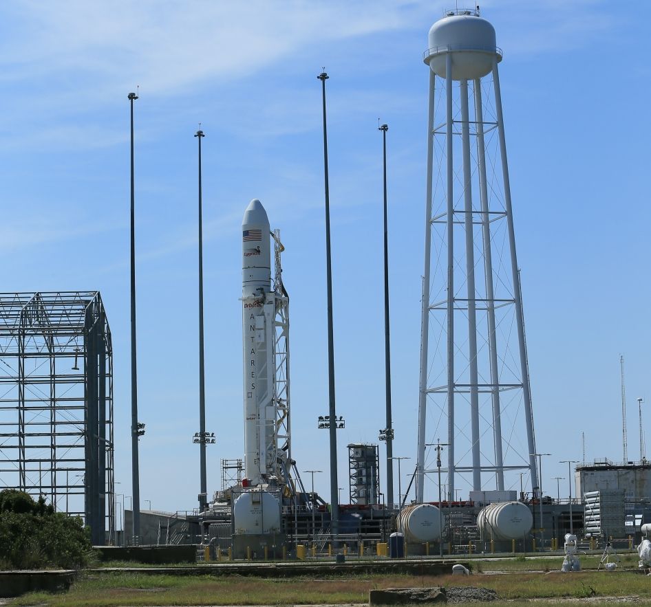 Private Spacecraft 'Go' for 1st Space Station Launch Wednesday | Space
