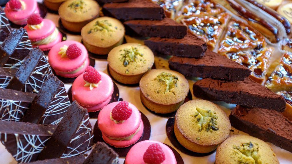 The most famous cakes and desserts around the world | Woman & Home