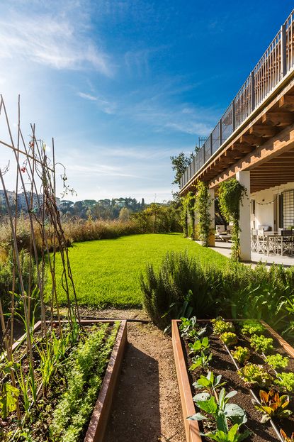 This Italian farmhouse is a country idyll in the heart of the city ...