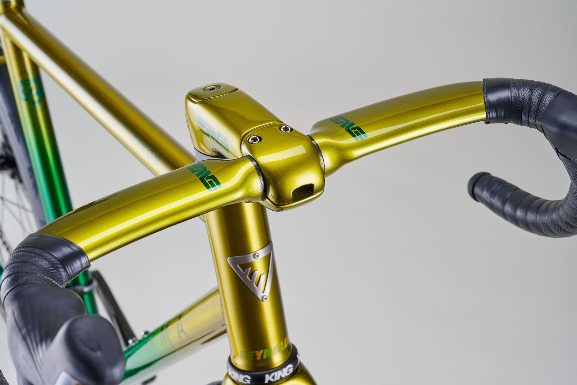 Enigma Eikon titanium road bike is undoubtably expensive, but supremely ...