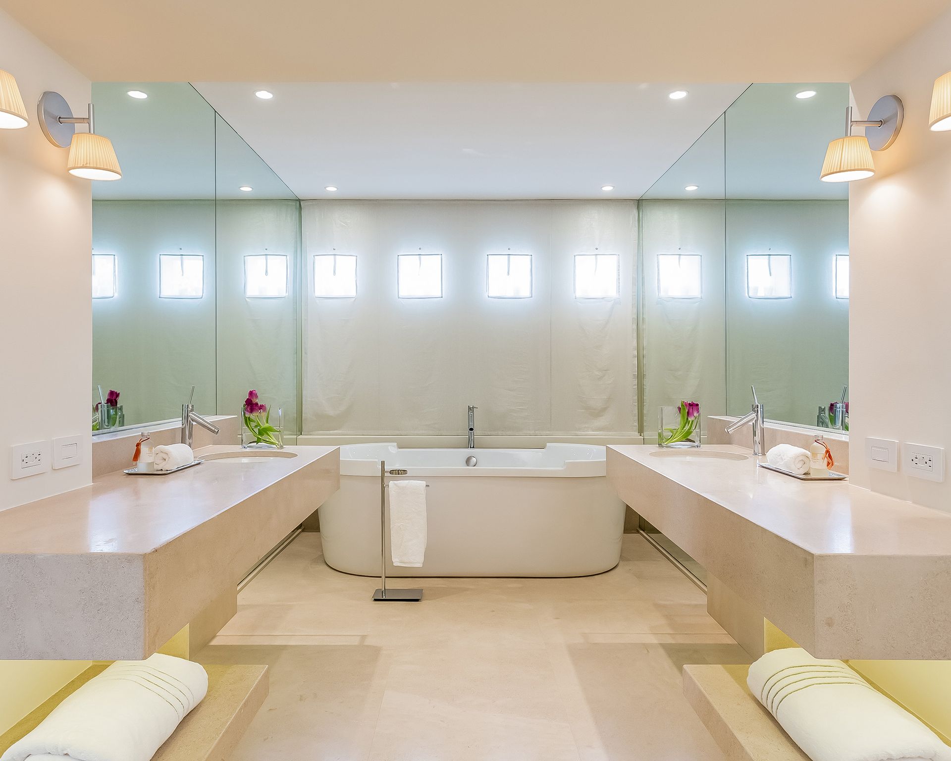 Shakira's house: the former Miami mansion is a minimalist masterpiece ...