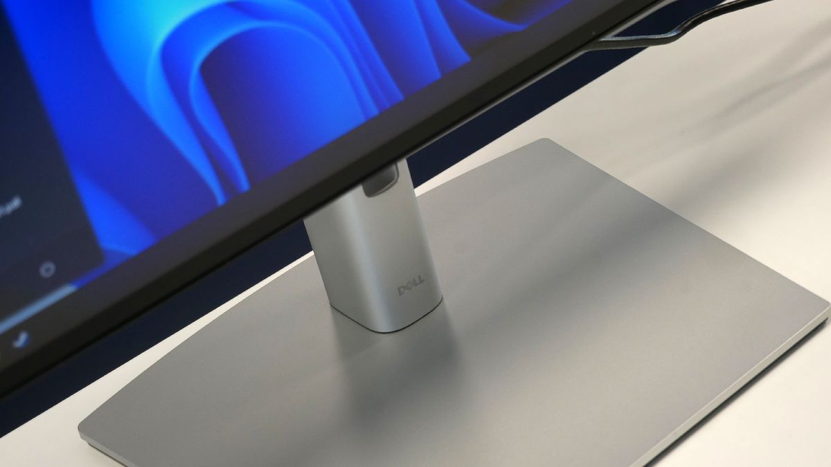Dell UltraSharp 30 U3023E review | Creative Bloq