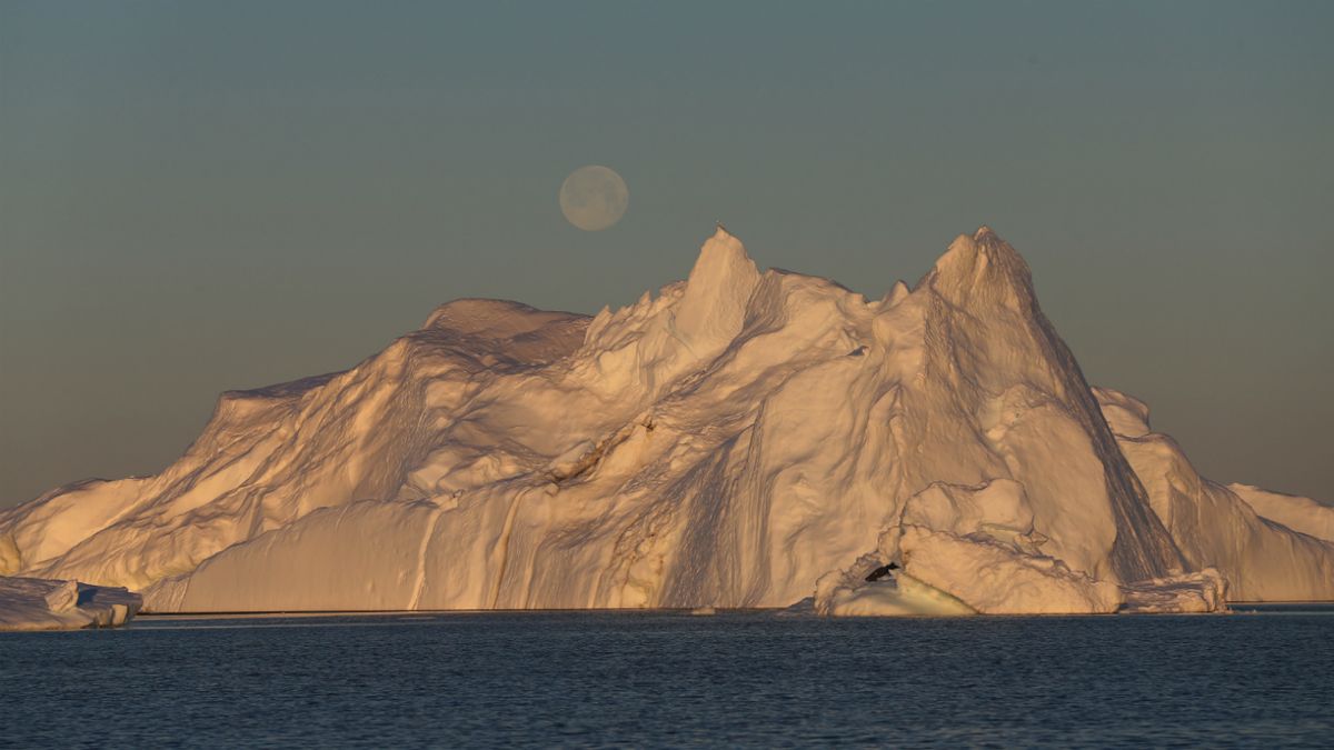 Arctic ice machine to halt melting caps | The Week