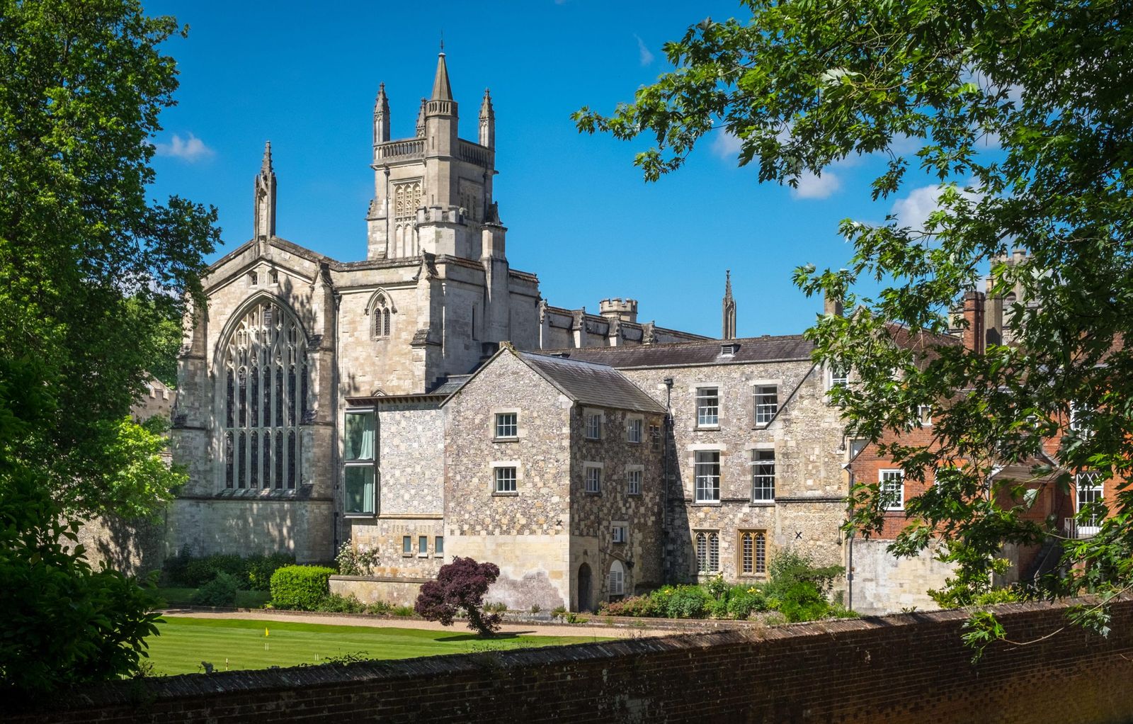 Winchester College: The school that's survived six centuries of turmoil ...