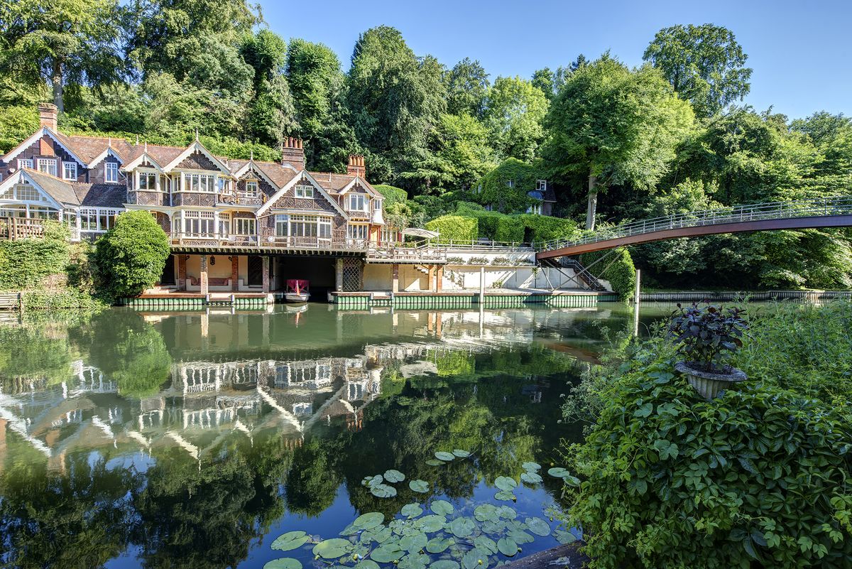 A mini-estate by the water in the stretch of the Thames that inspired ...