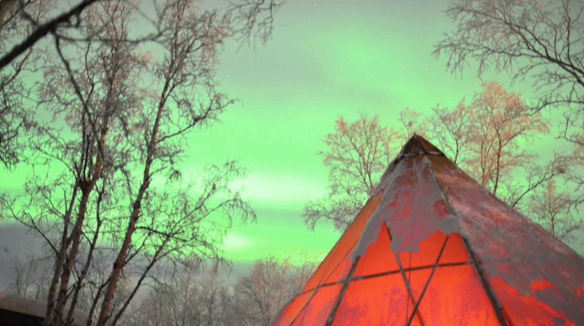 Glowing Northern Lights Dance in Real-Time in Spectacular Aurora Video ...