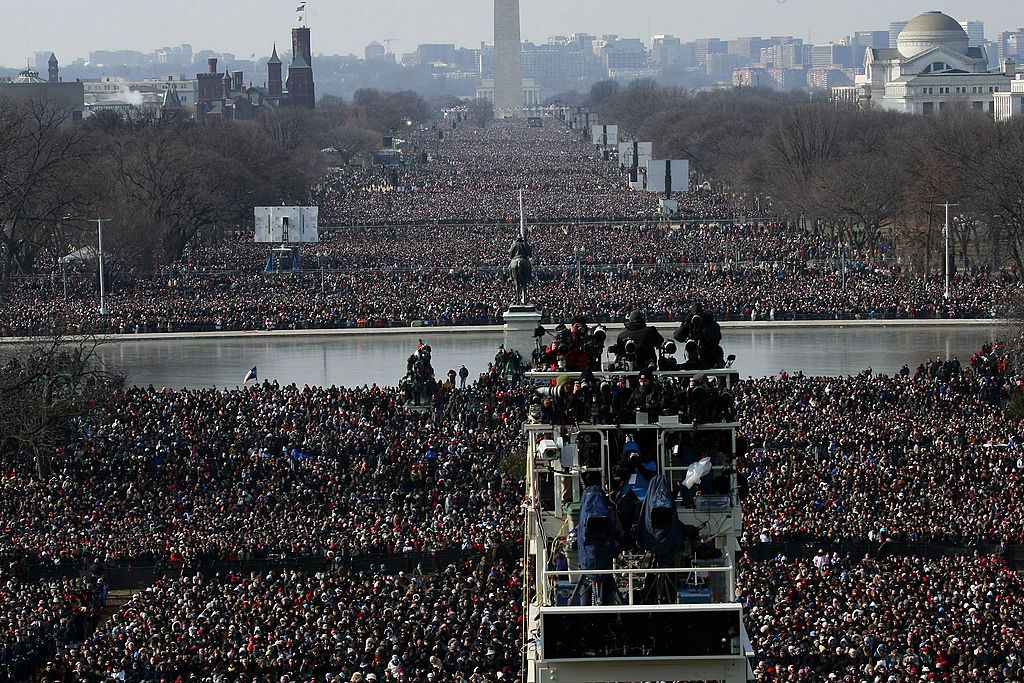 Compare Trump's inauguration crowd to Obama's in these side-by-side ...