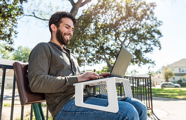 iMoov Review: A Clever (But Clunky) Portable Stand | Laptop Mag