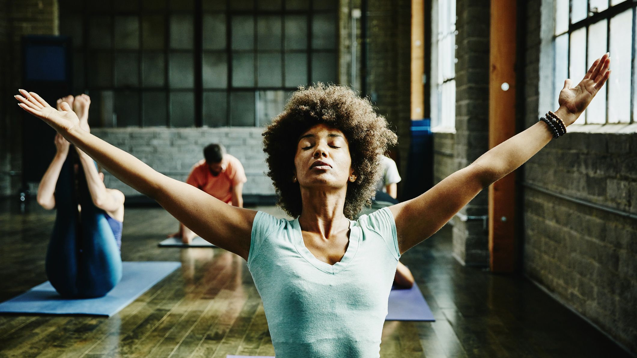 I tried a 15-minute full-body stretch with 48 million views on Youtube ...