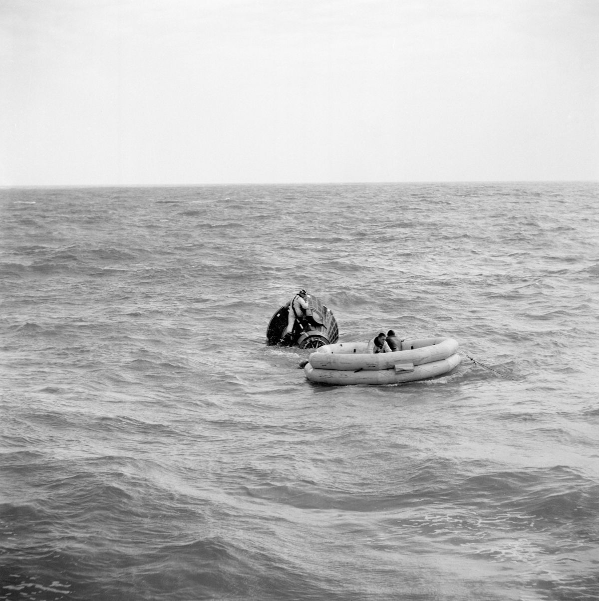 Gemini 3 in Photos: The 1st Crewed Flight of NASA's 2-Person Spaceship ...