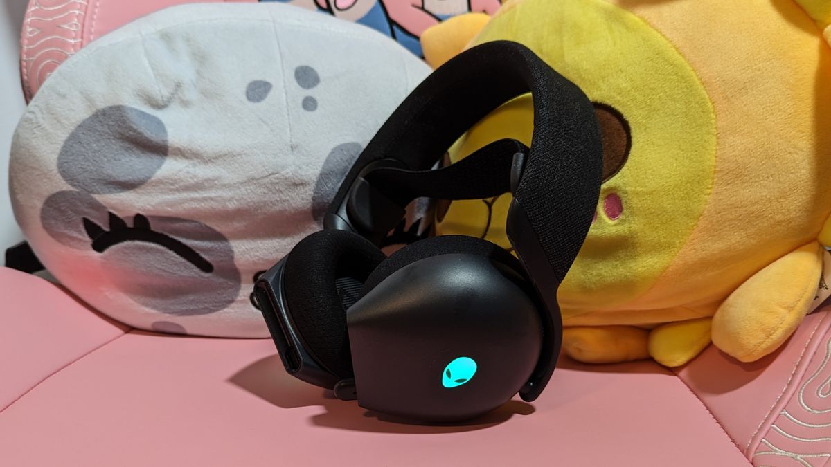 Alienware AW720H gaming headset review | Laptop Mag