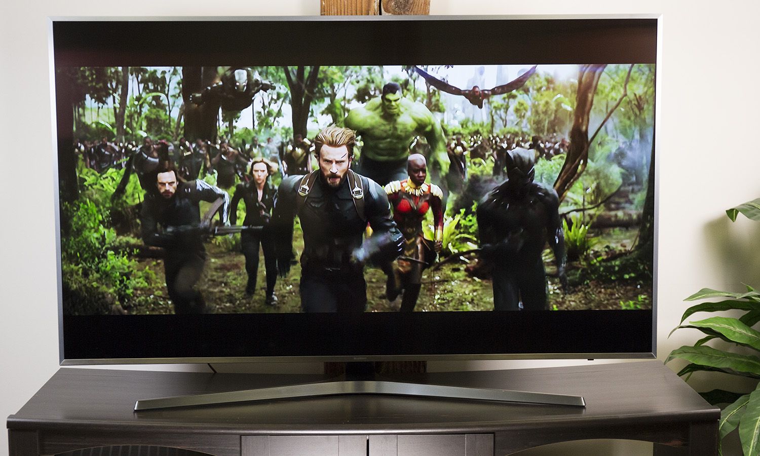 Samsung 65-Inch MU7000 Review: A Stylish and Capable Smart TV | Tom's Guide