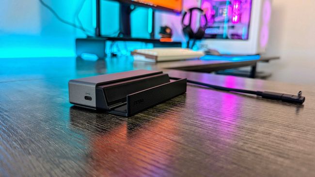 Meet the Surface Thunderbolt 4 Dock: Microsoft’s most powerful and ...