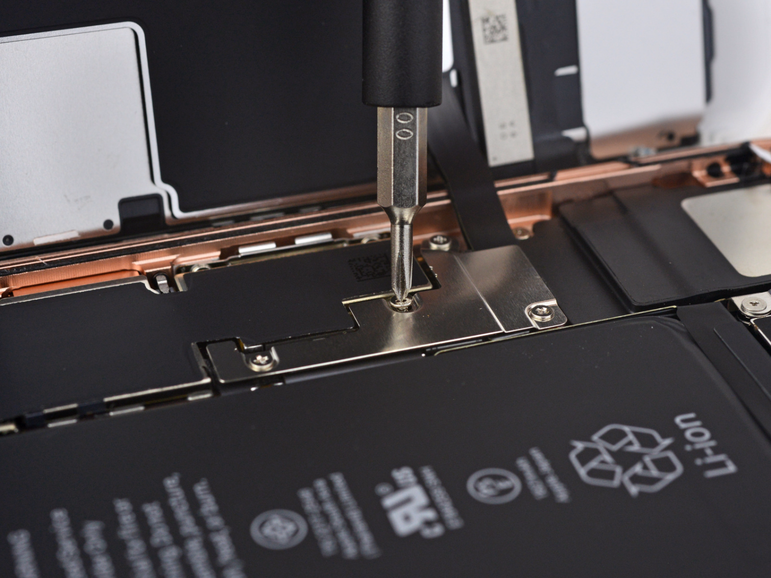Here's What's Inside the iPhone 8 | Tom's Guide