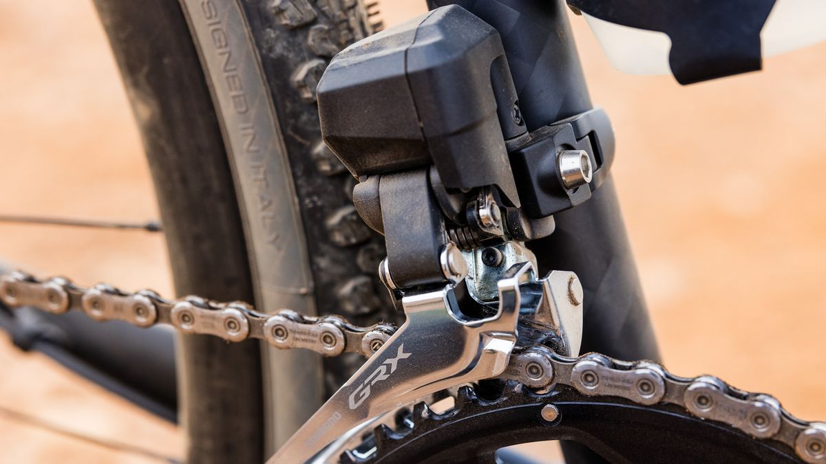 Shimano 12-speed GRX finally gets Di2 and custom control levers that ...