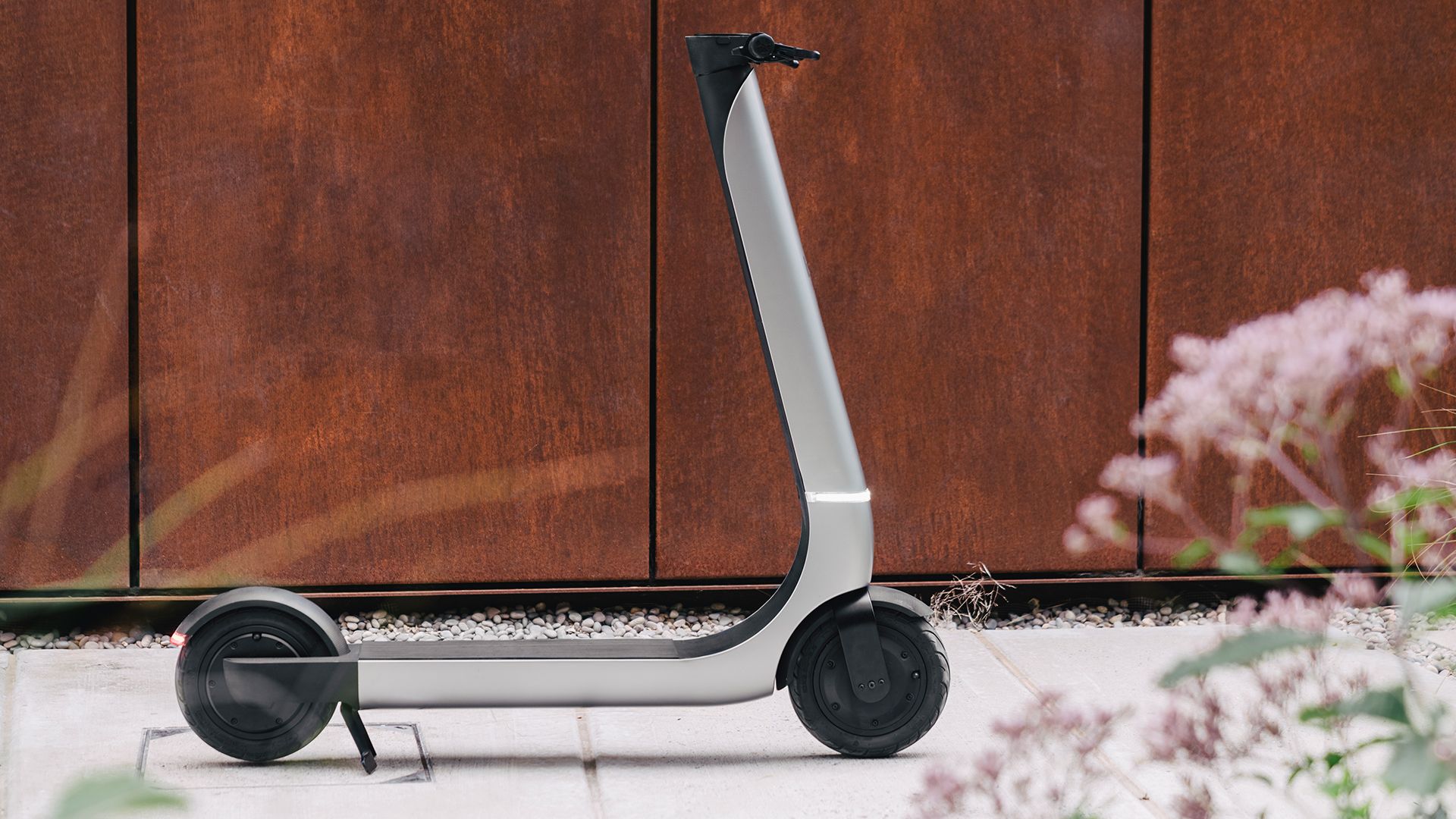The Rolls-Royce of e-scooters will finally go into production | T3