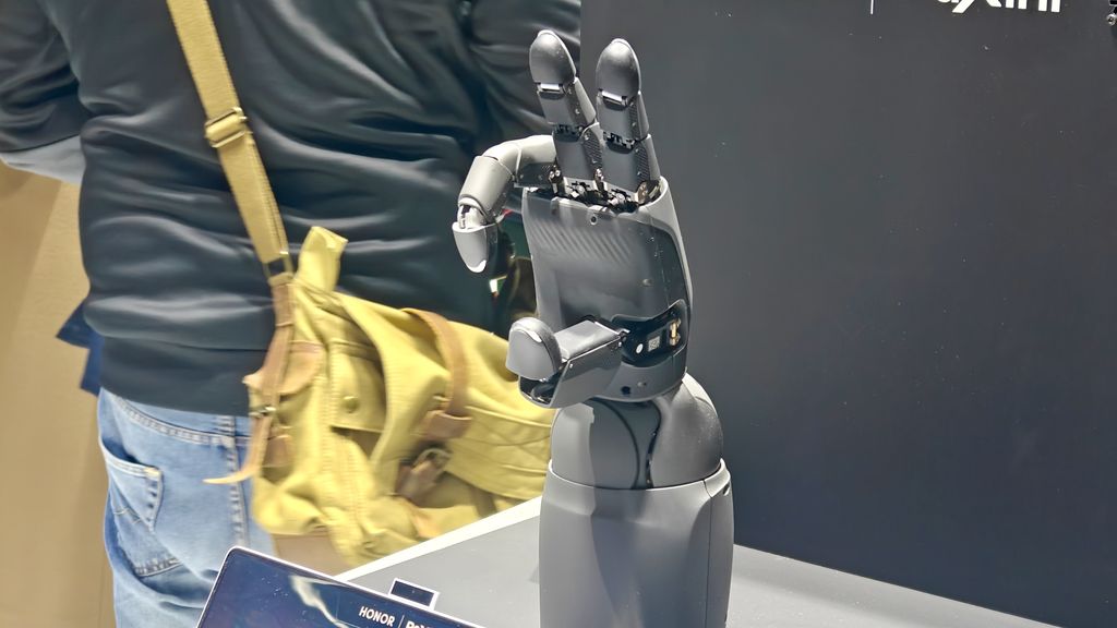 News Weekly: MWC wrap up, Nothing Phone 3a series launch, One UI 7 ...