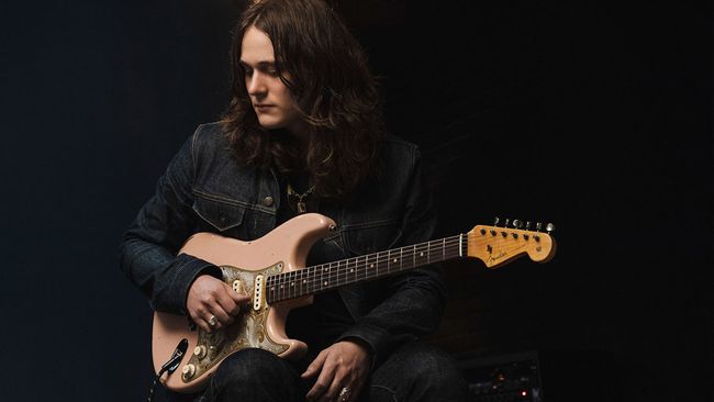 Fender unveils jaw-dropping £5,000+ Custom Shop signature “Pinky ...