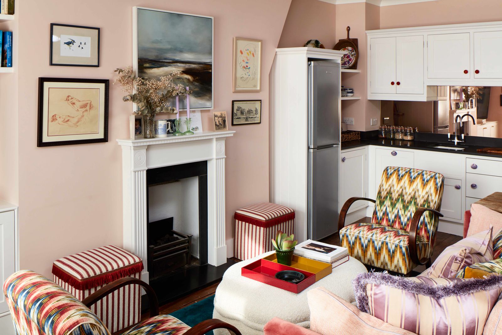 Explore a tiny London flat that's filled with color, eclectic vintage ...