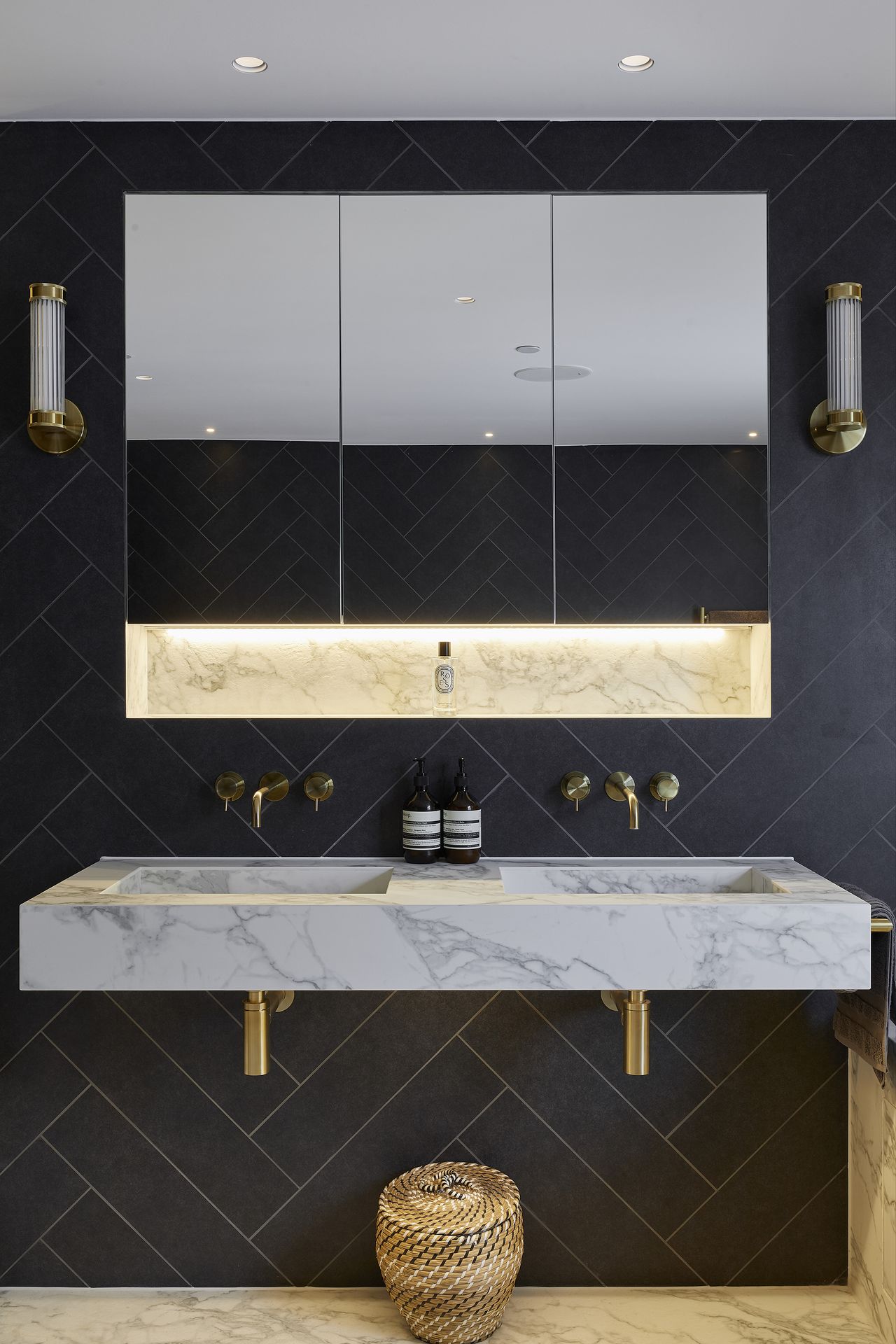 Dark bathroom ideas: 10 ways to create a dramatic wash space | Homes ...