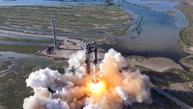 SpaceX Starship launches banana to space, skips giant rocket catch on ...