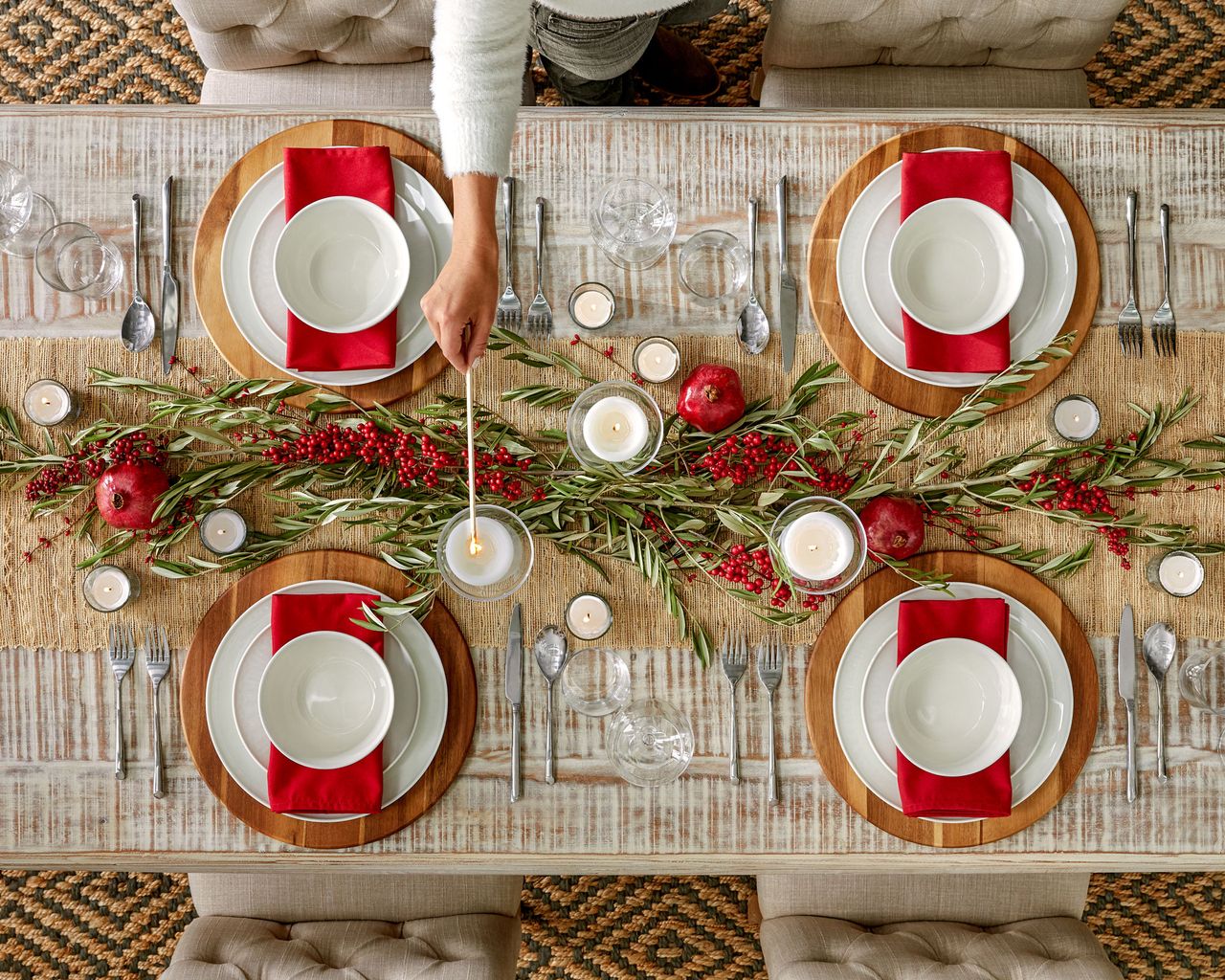 34 Christmas table settings and decor ideas that are beautifully ...